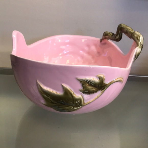 Hull Pottery | Other | Vintage Hull Art Pottery Tokay Centerpiece Bowl ...